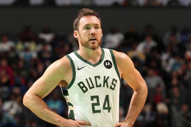 Pat Connaughton Nationality - Pat Connaughton Hometown and more