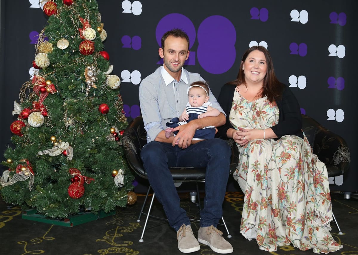 Nathan Lyon Family - Father, Mother, Siblings, Wife, Kids