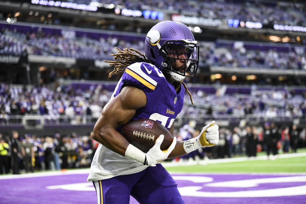 Aaron Jones or Tony Pollard Week 15 Start 'Em, Sit 'Em: Fantasy ...