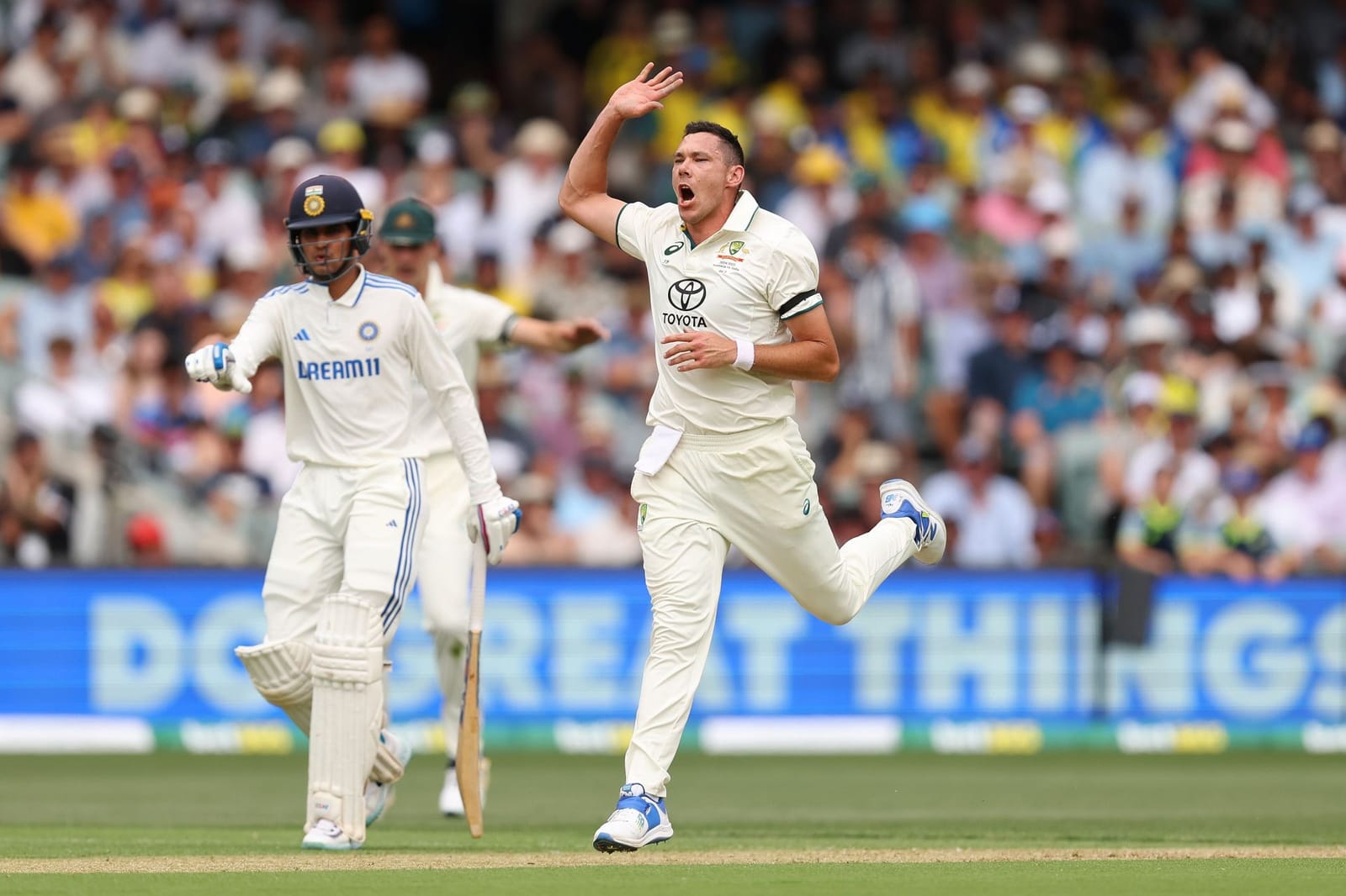 KL Rahul perishes for 37 to a stunning catch by Nathan McSweeney in BGT ...