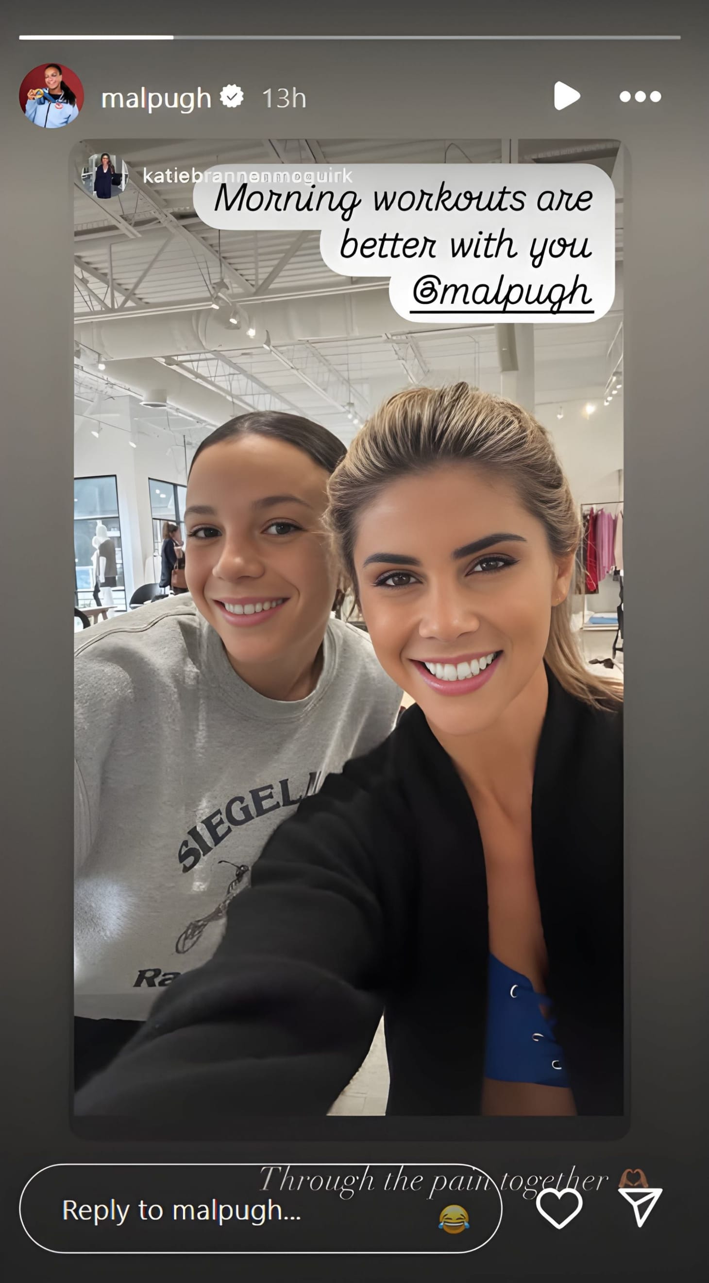 Dansby Swanson's wife Mallory Swanson rocks off-white sweatshirt while ...