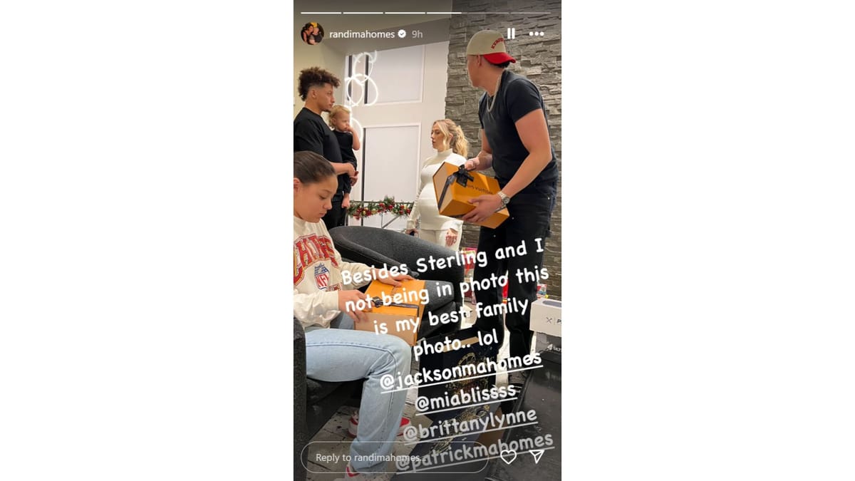Patrick Mahomes' mother Randi shares 'best' family photo ahead of ...