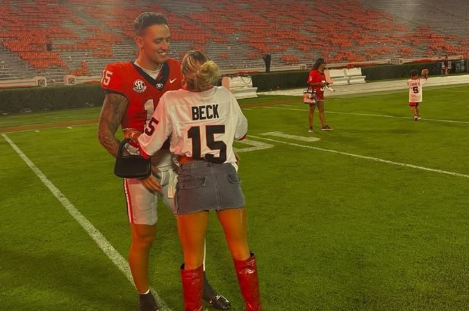 Who is Carson Beck's girlfriend, Hanna Cavinder?