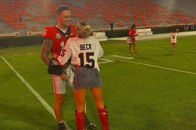 Who is Carson Beck's girlfriend, Hanna Cavinder?