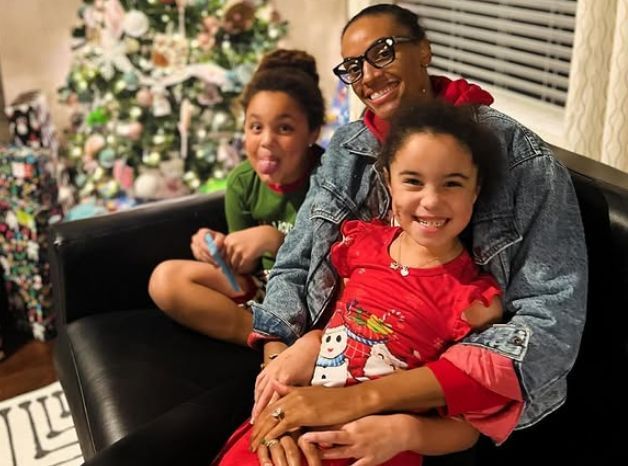 Who is Alyssa Thomas’ Girlfriend? Meet DeWanna Bonner