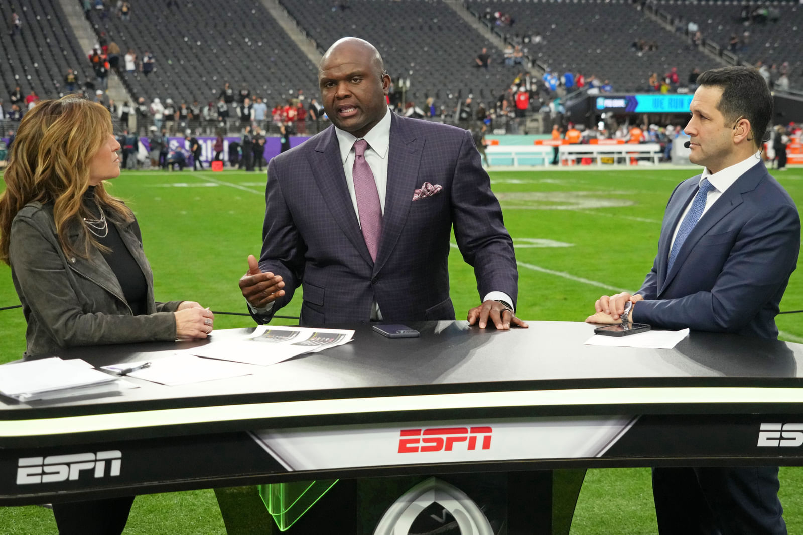 Booger McFarland claims Notre Dame needs multiple "Turnovers" to defeat ...