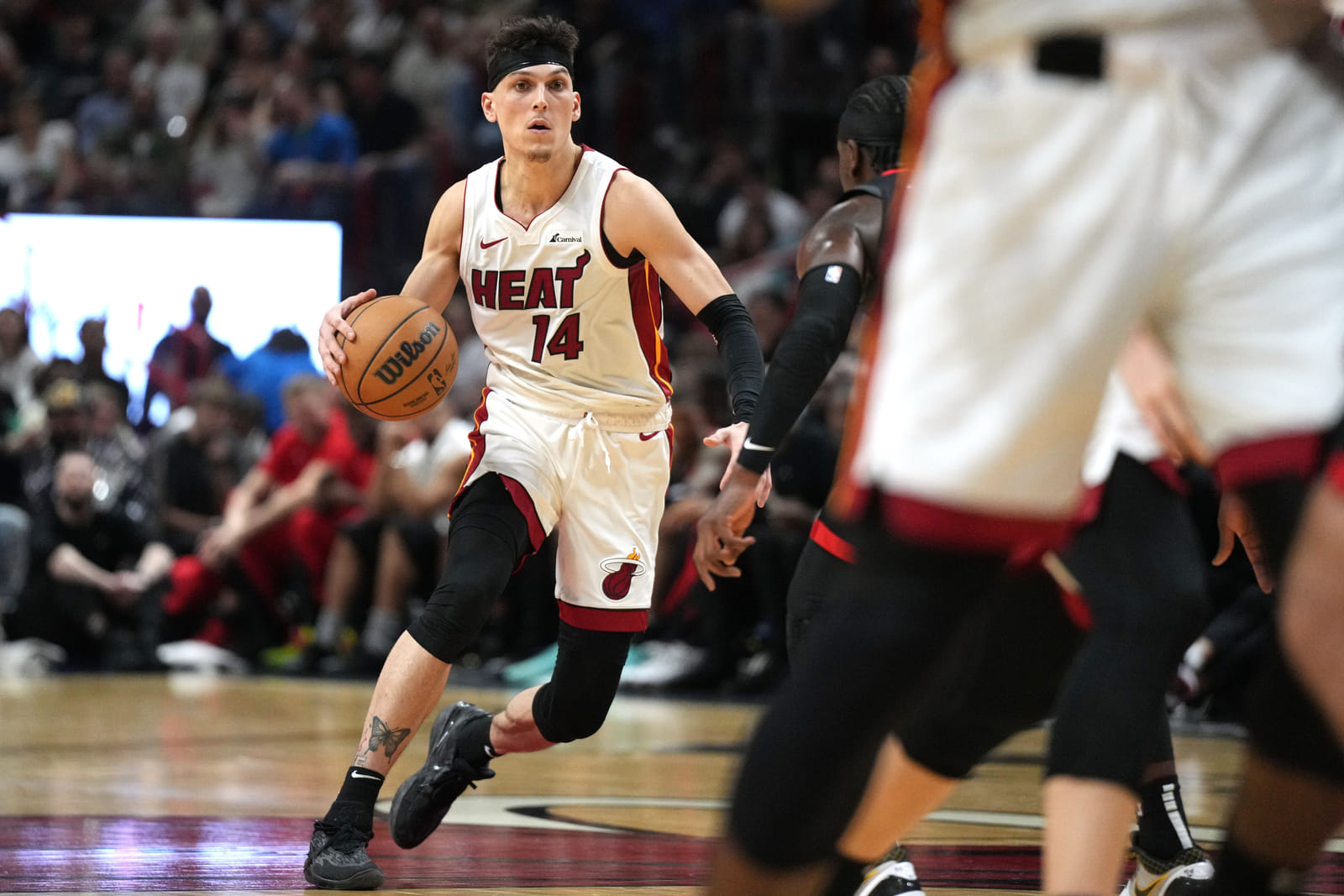 Tyler Herro reportedly suffers injury after Amen Thompson slammed him ...