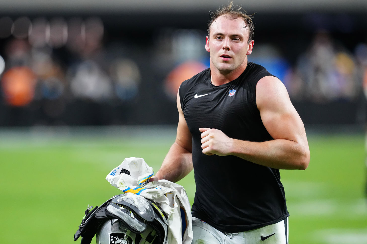 Brock Bowers drops 4-word message after Raiders TE's historic rookie season