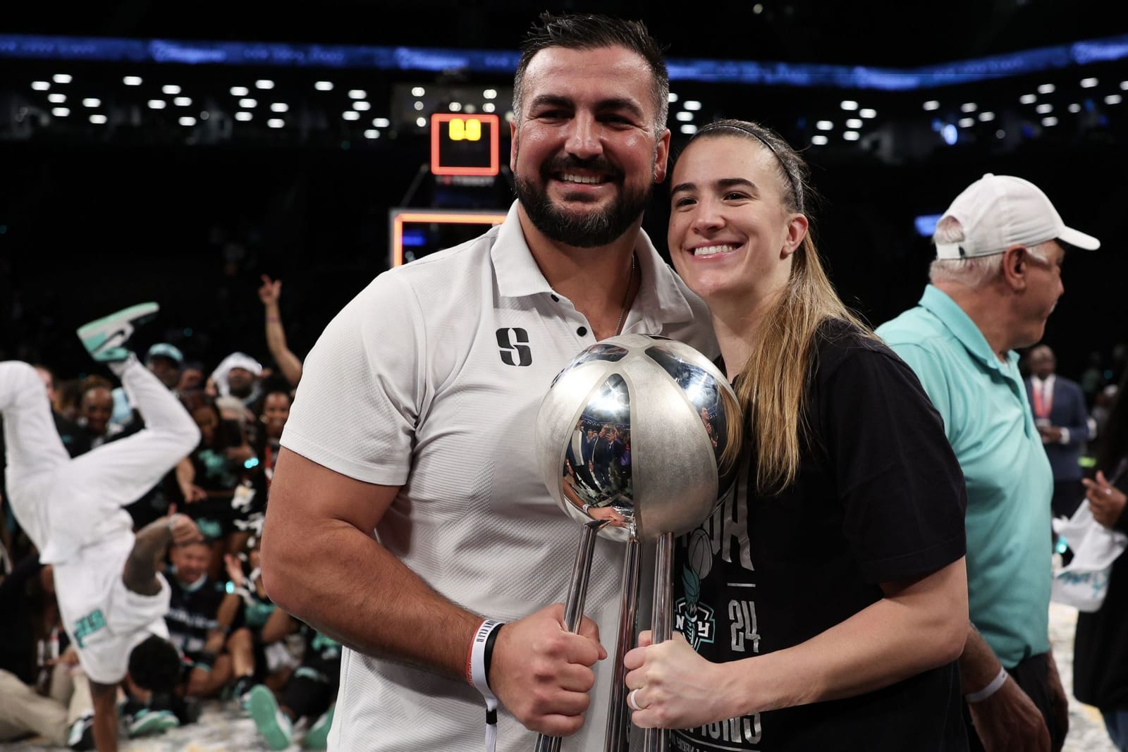 Who is Sabrina Ionescu's Husband, Hroniss Grasu?