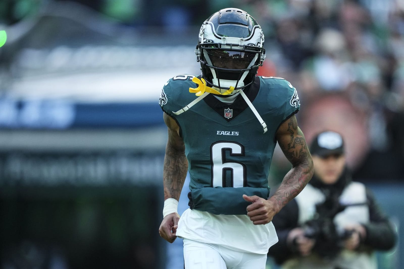 How old is DeVonta Smith? | DeVonta Smith's Physical Attributes and more