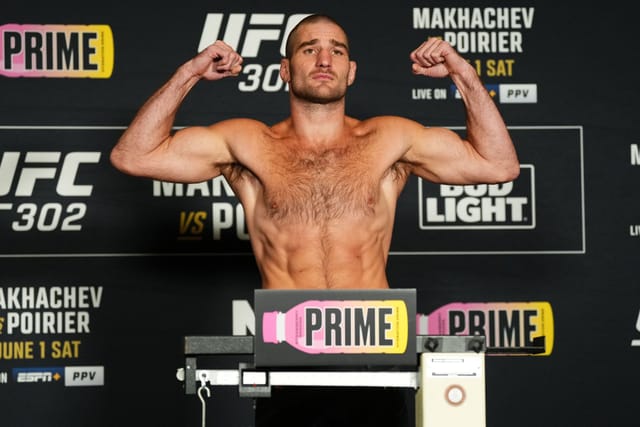 "He does that stupid Philly shell" - Former rival weighs in on how Sean ...