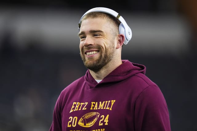 What is Zach Ertz’s 40 Time record?
