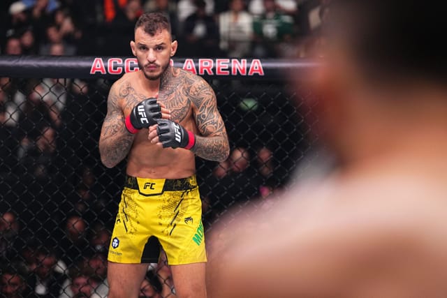 What is Renato Moicano's MMA Record?