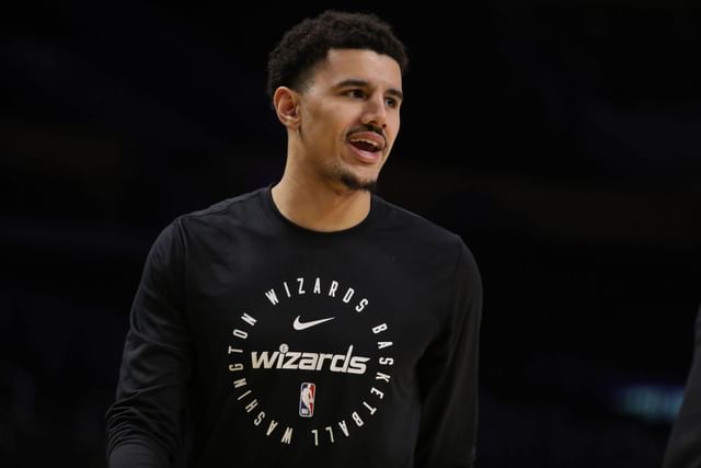 Who is Johnny Davis's girlfriend, Jessica Bruchs?