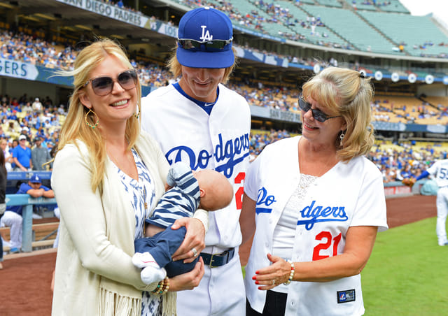 Zach Greinke's wife Emily clicks son Bode as he cooks up a special ...