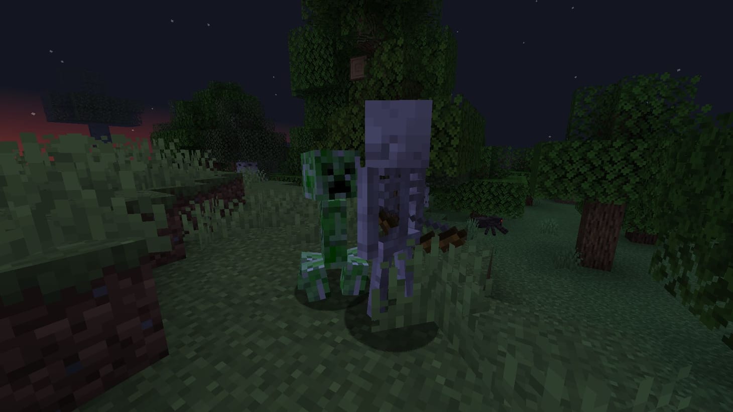 How to use Creepers to defeat other enemies in Minecraft