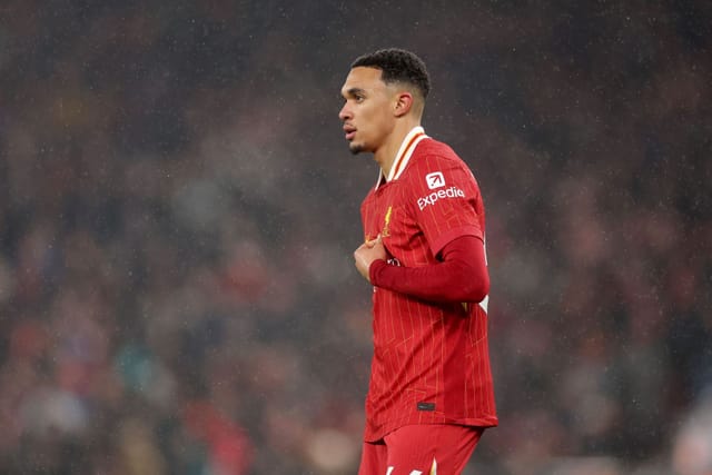 Liverpool fans’ angry comments at Alexander-Arnold during Manchester ...