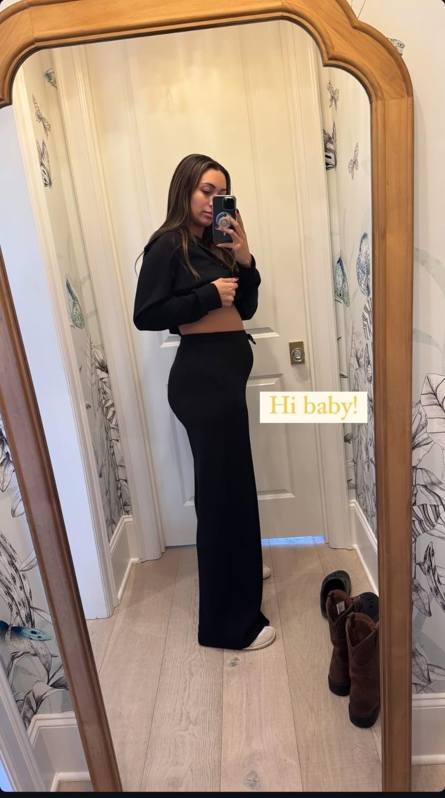 Tyler Reddick’s wife Alexa flaunts her adorable baby bump and delivers ...