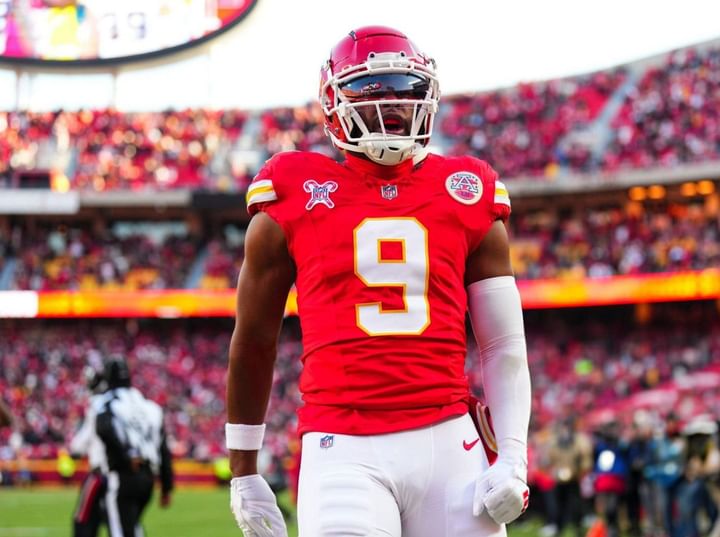 What Number is JuJu Smith-Schuster?