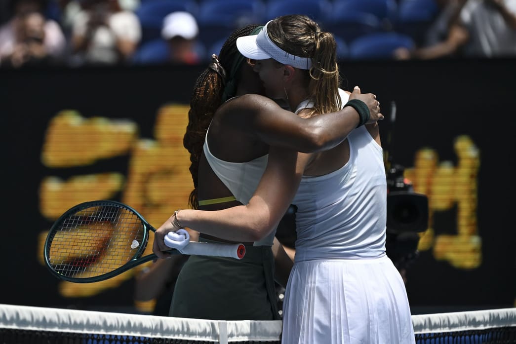 Paula Badosa sends message from Australian Open to boyfriend Stefanos ...