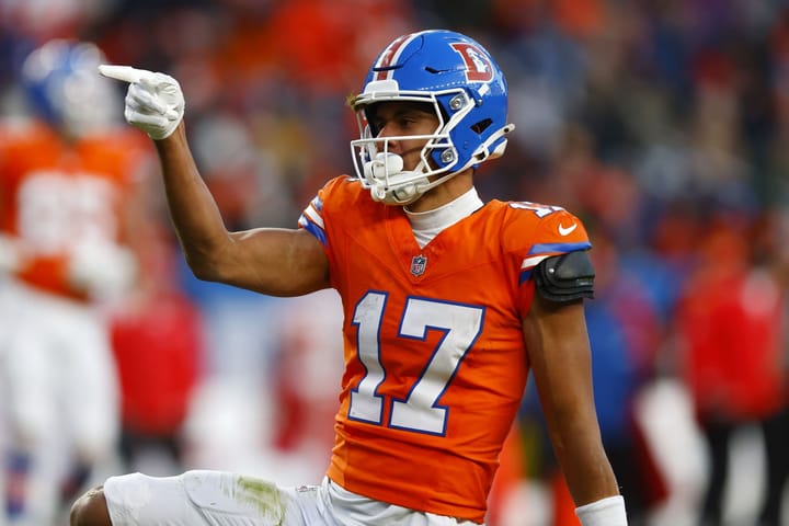 Who Are Devaughn Vele Parents? Age, Nationality, & More