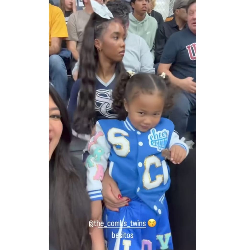 PHOTO: Sierra Canyon cheerleaders The Combs Twins share a snap with ...