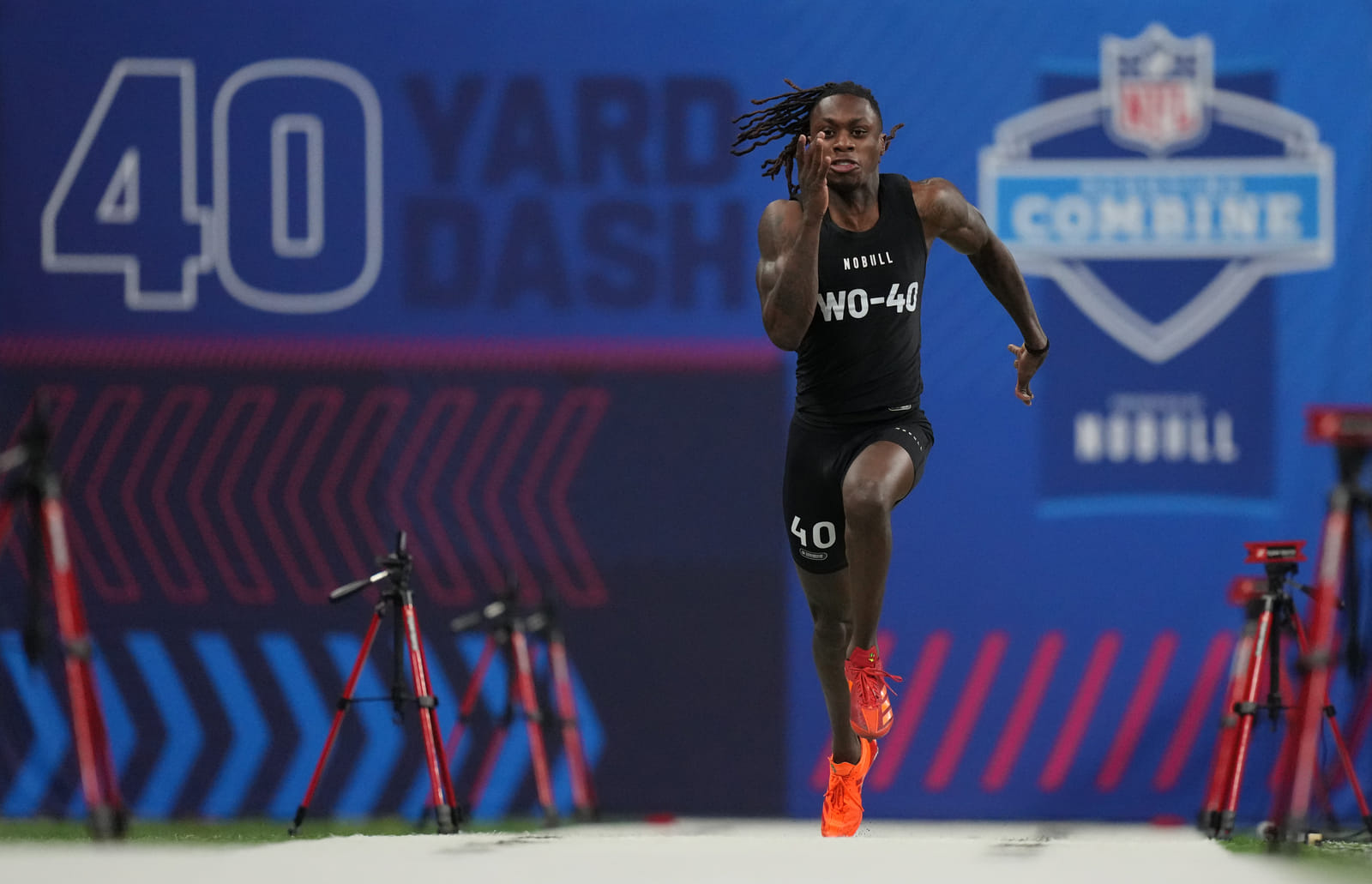Who ran the fastest 40-yard dash in NFL Combine history? Ranking top 5 ...