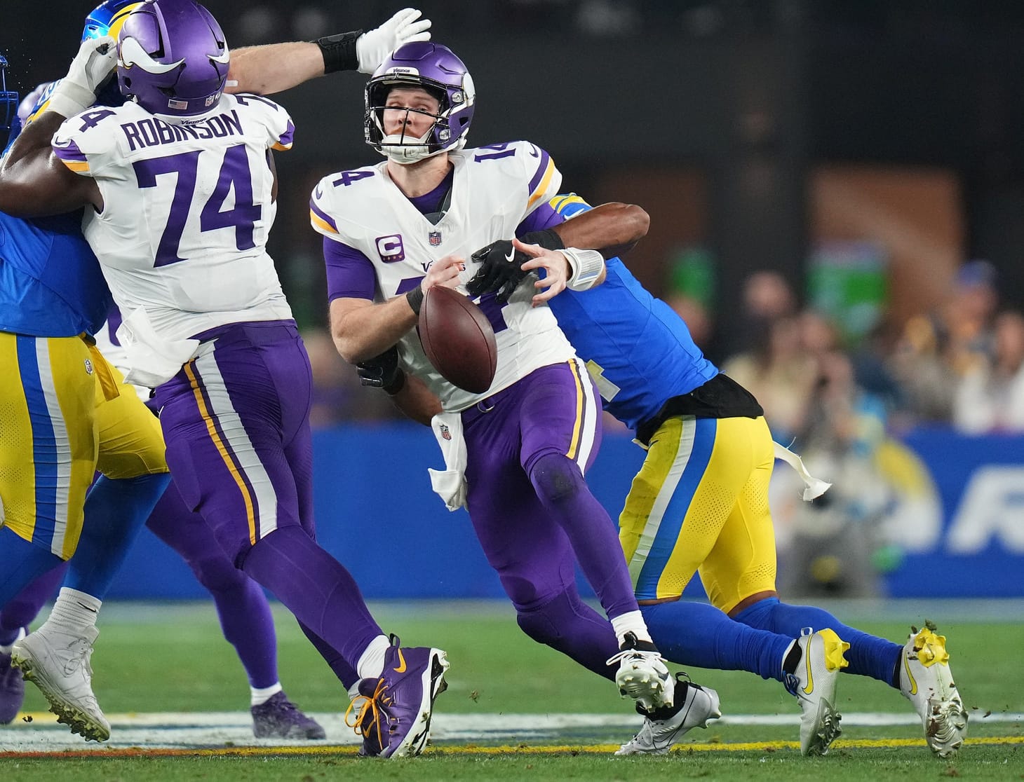 Vikings: NFL analyst predicts Vikings to replace Sam Darnold with $3,178,750 2x Super Bowl ...