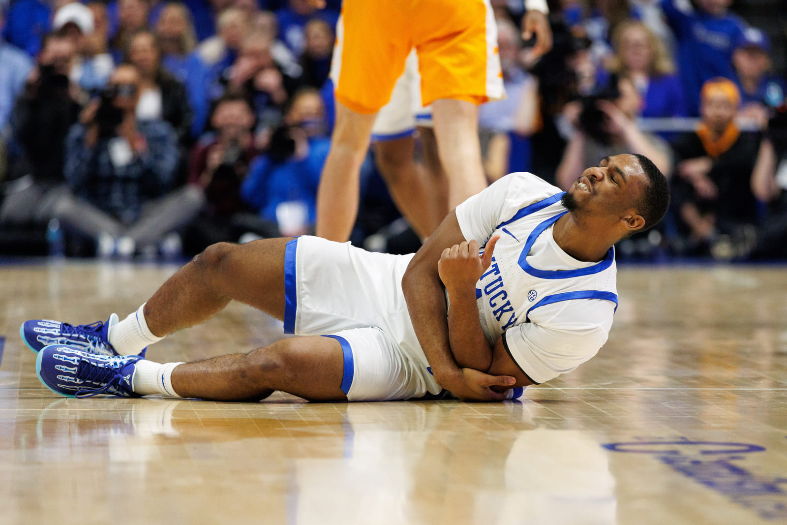 Mark Pope gives grim injury update on Kentucky stars Jaxson Robinson ...