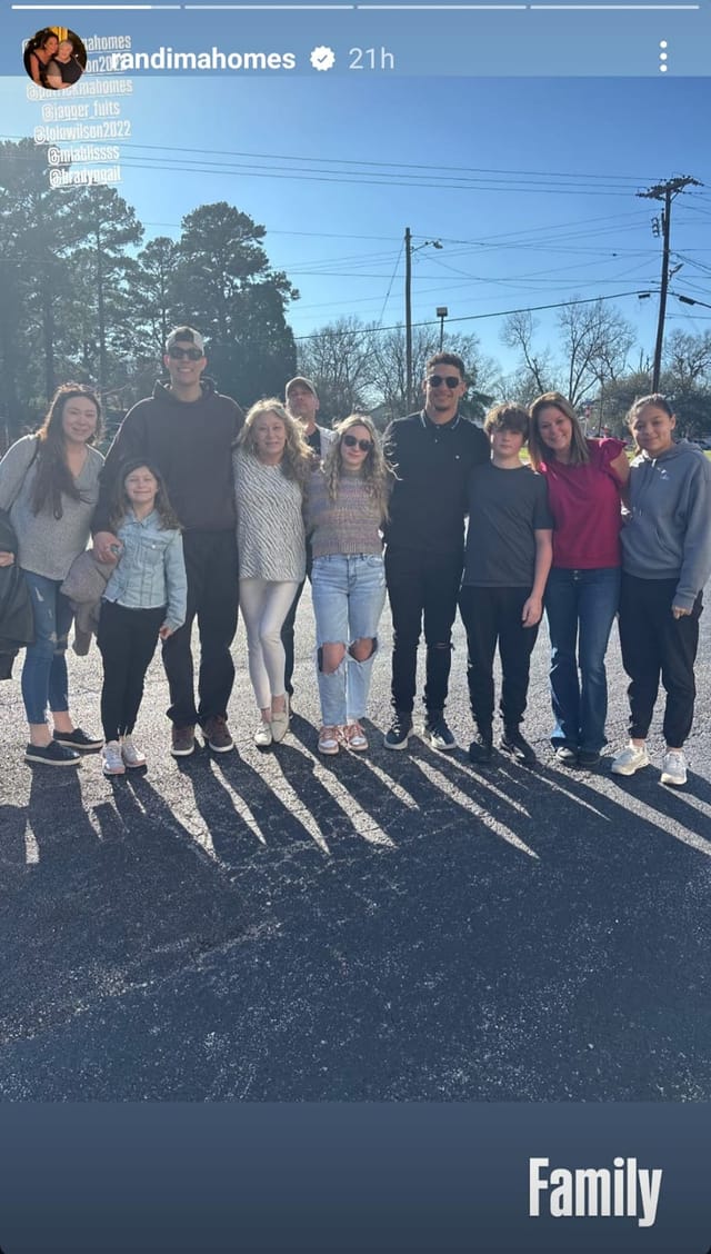 PHOTO: Patrick Mahomes' mother Randi gives fans rare glimpse into her ...