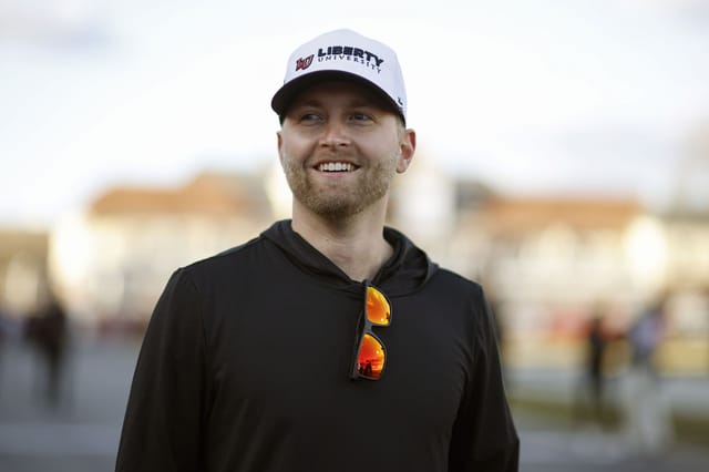 William Byron breaks down a NASCAR fan’s Super Bowl x Daytona 500 post ...