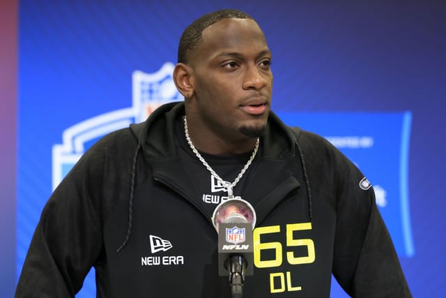 Nic Scourton NFL Draft Projection: 3 best landing spots for Texas A&M DL