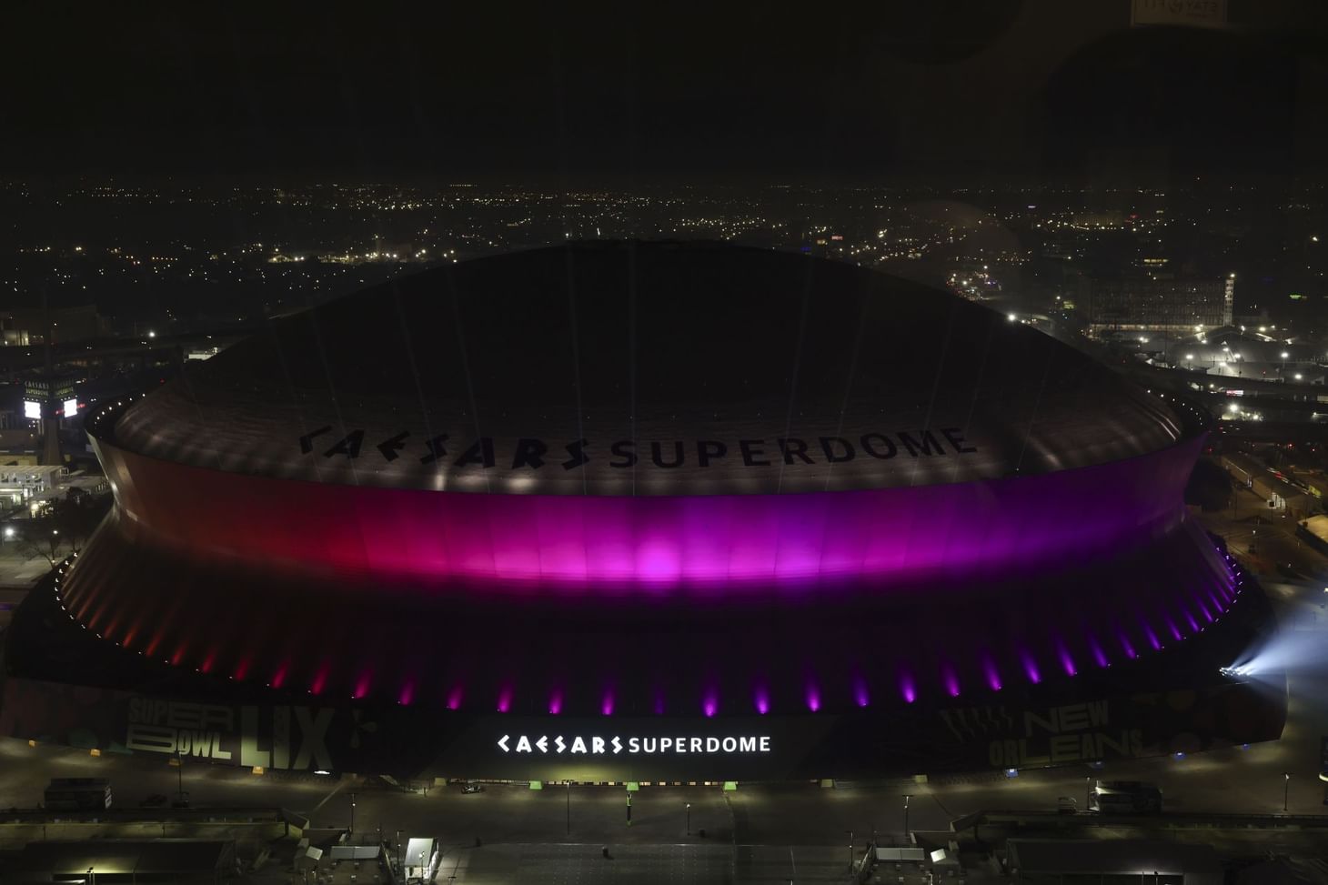What is the Capacity of Caesars Superdome Stadium?