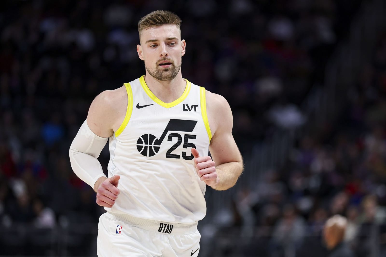 Micah Potter's Contract Breakdown, Salary Cap Details, Terms & More