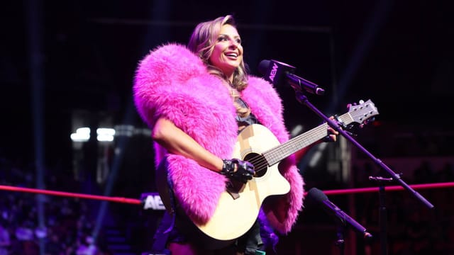 Male AEW star regrets turning down Harley Cameron's advances