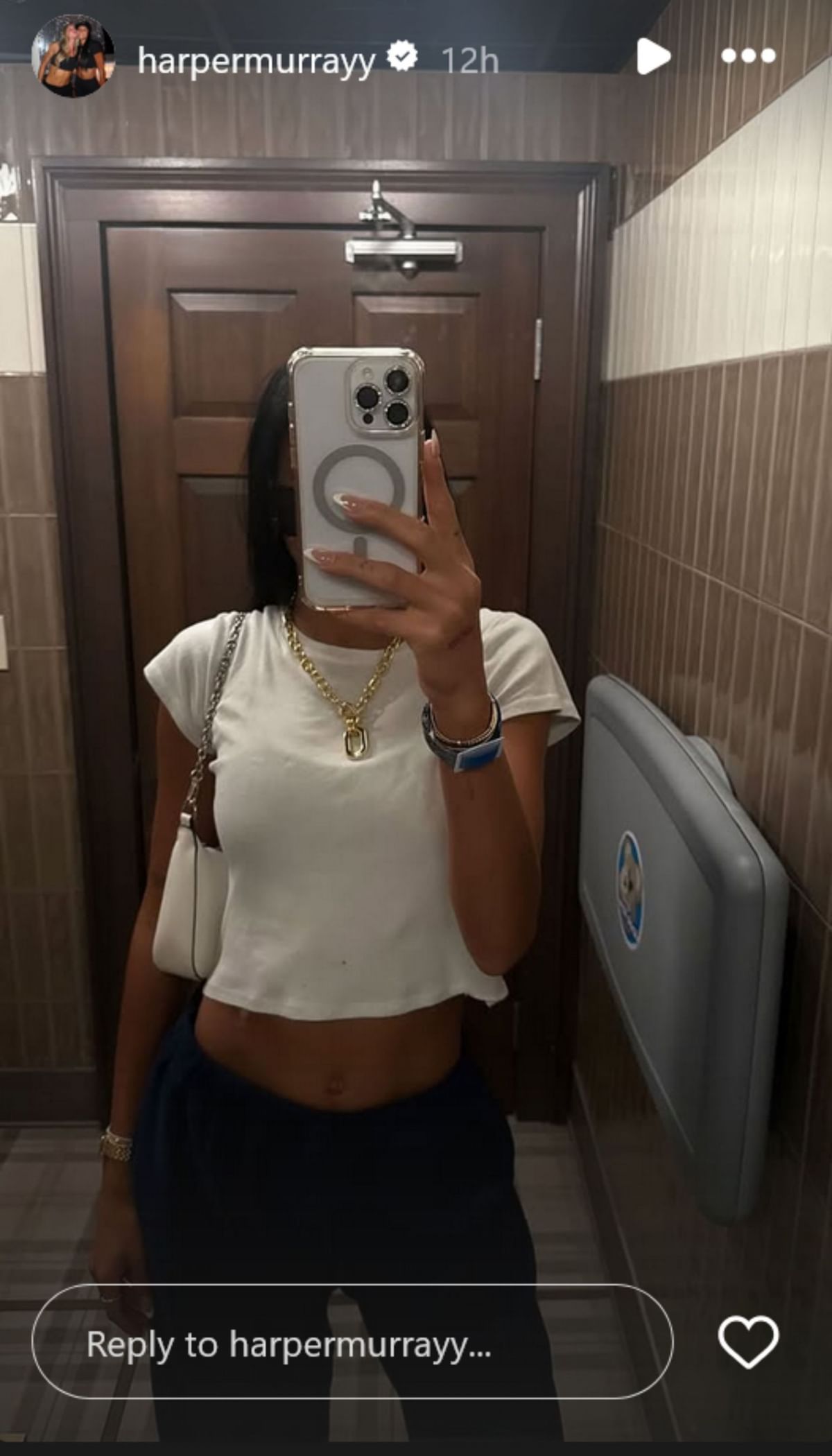 Nebraska Volleyball's Harper Murray rocks white crop top and track ...