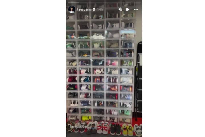 Davante Adams sends 2-word message while flexing insane sneaker collection