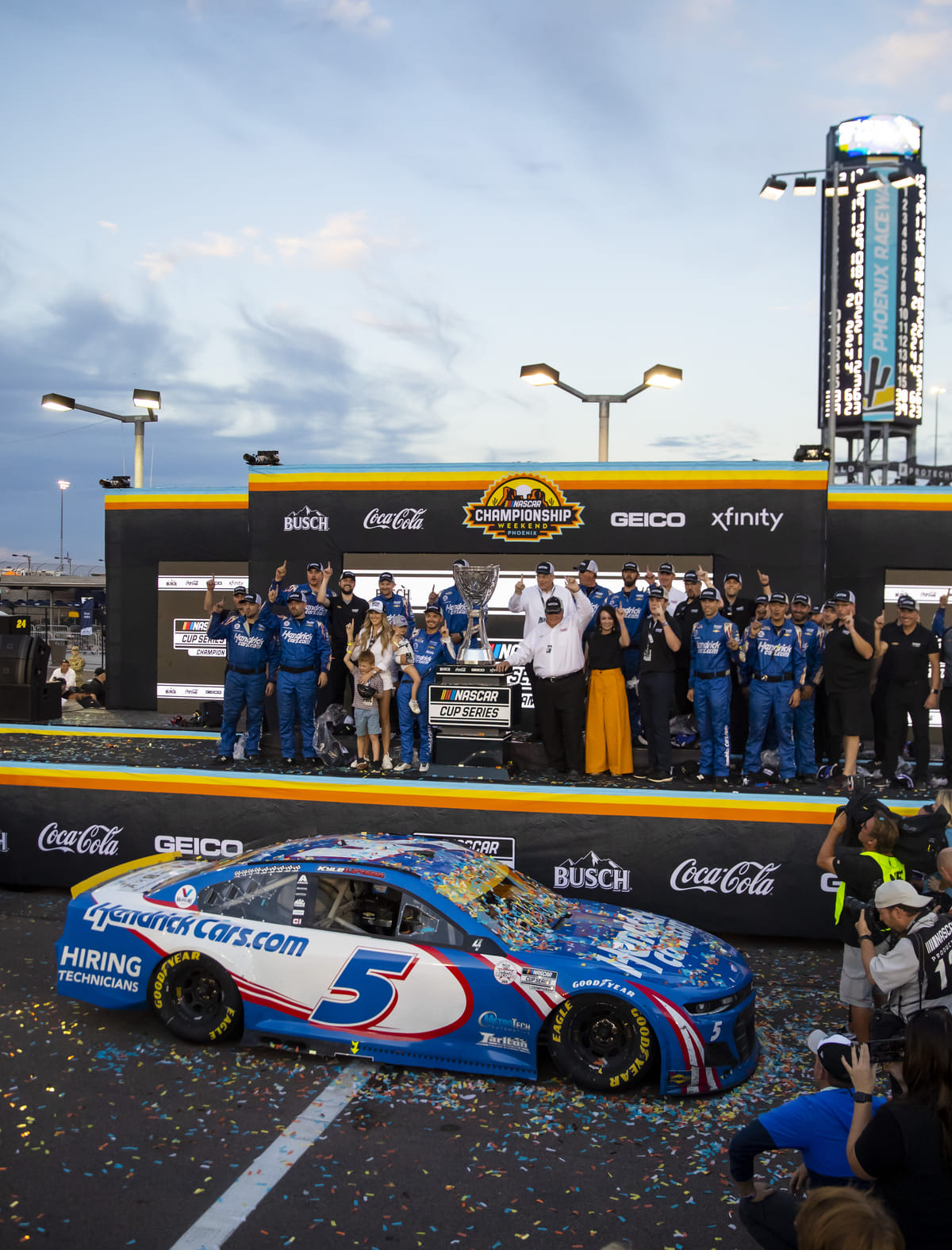 $12M NASCAR superstar Kyle Larson and family enjoy “spring training ...