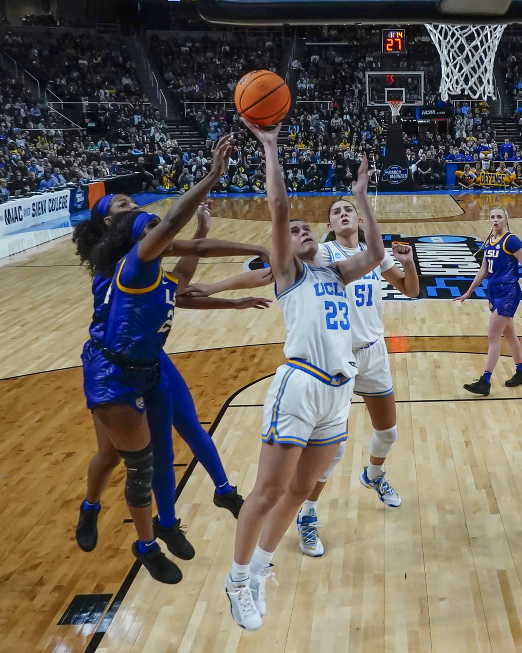 Kim Mulkey: "She's been that mother away from home": LSU's Amani ...