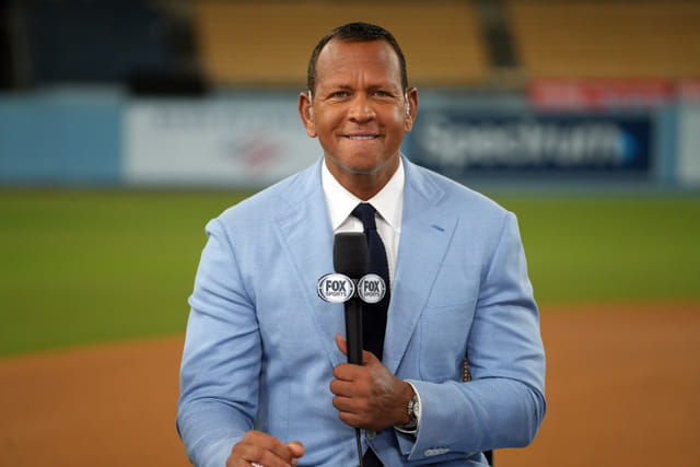 Alex Rodriguez drops 3-word reaction to Yankees game while kicking back ...