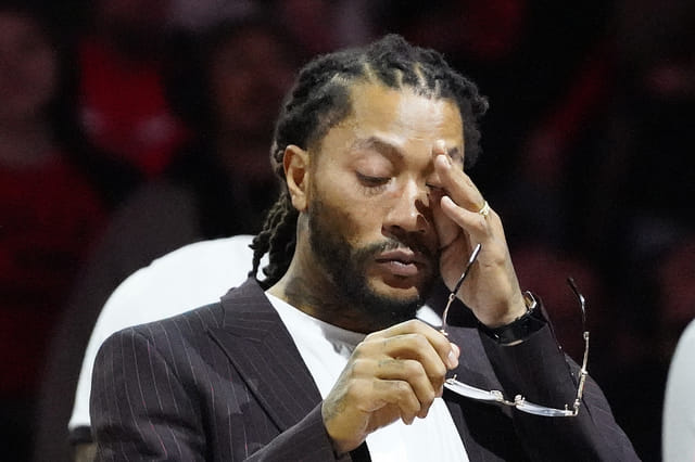 "I wish I would've met my dad": Derrick Rose gets emotional as he makes ...