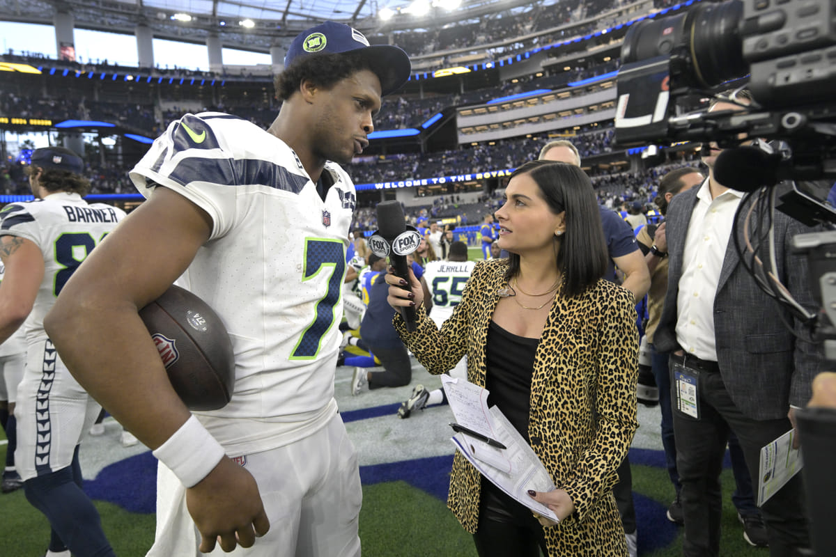 Ex- NFL LB drops shocking prediction for Shedeur Sanders and Sam ...