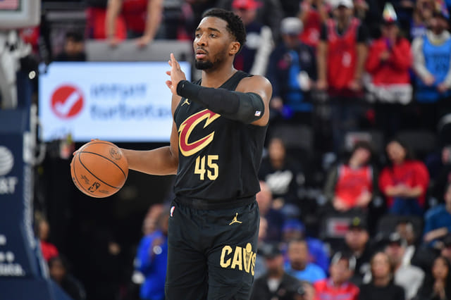 Is Donovan Mitchell playing tonight against the Phoenix Suns? Latest on ...