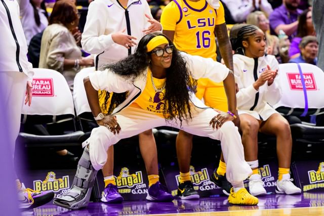 "Please stop playing with my kid": Flau'jae Johnson's mom Kia hypes LSU ...