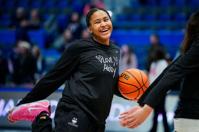 Sarah Strong hometown - Sarah Strong nationality and more