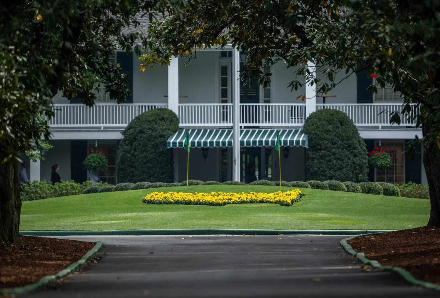 How much does it cost to be a member of Augusta?