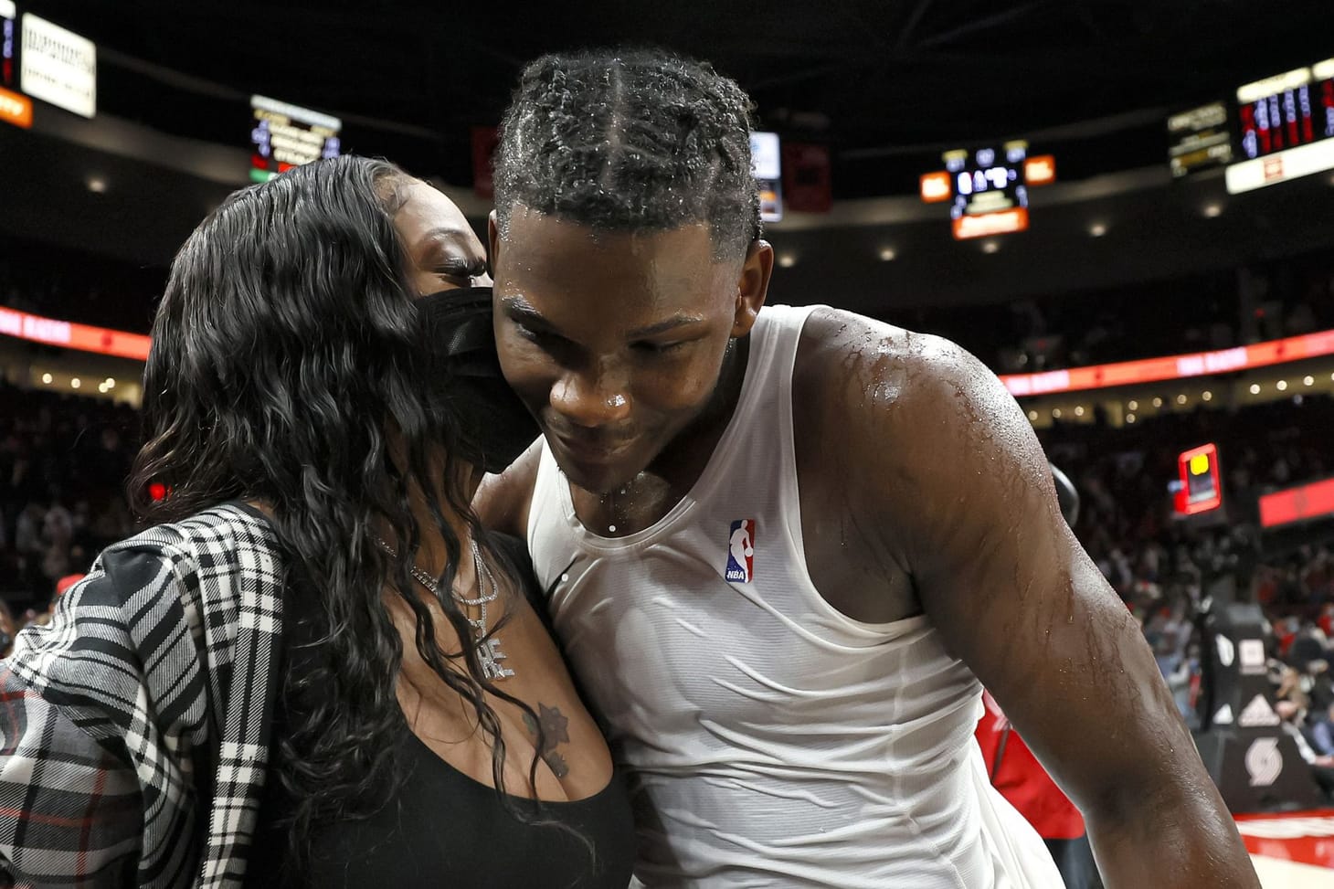 Who is Anthony Edwards Girlfriend, Jeanine Robel?