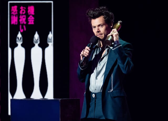 Harry Styles stuns with unreal athleticism at Tokyo Marathon 2025 as he ...