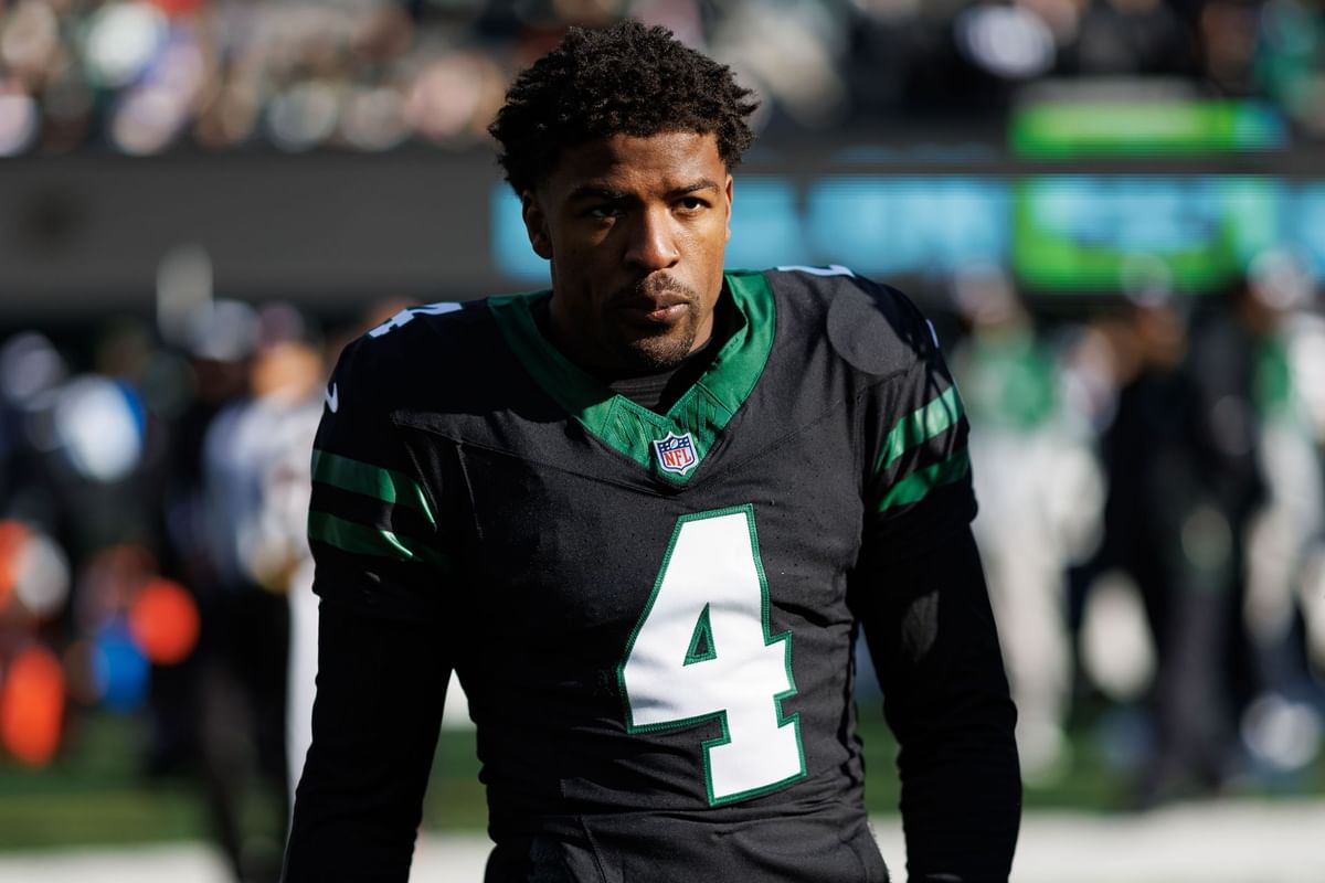 "Holy overpay": NFL fans have their say as CB Carlton Davis signs ...