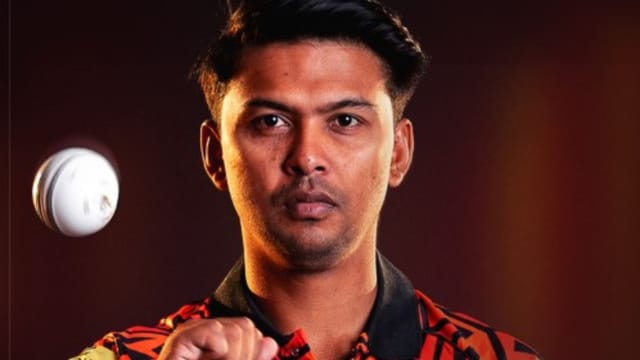 Who is Zeeshan Ansari? 5 interesting facts about SRH bowler debuting in ...